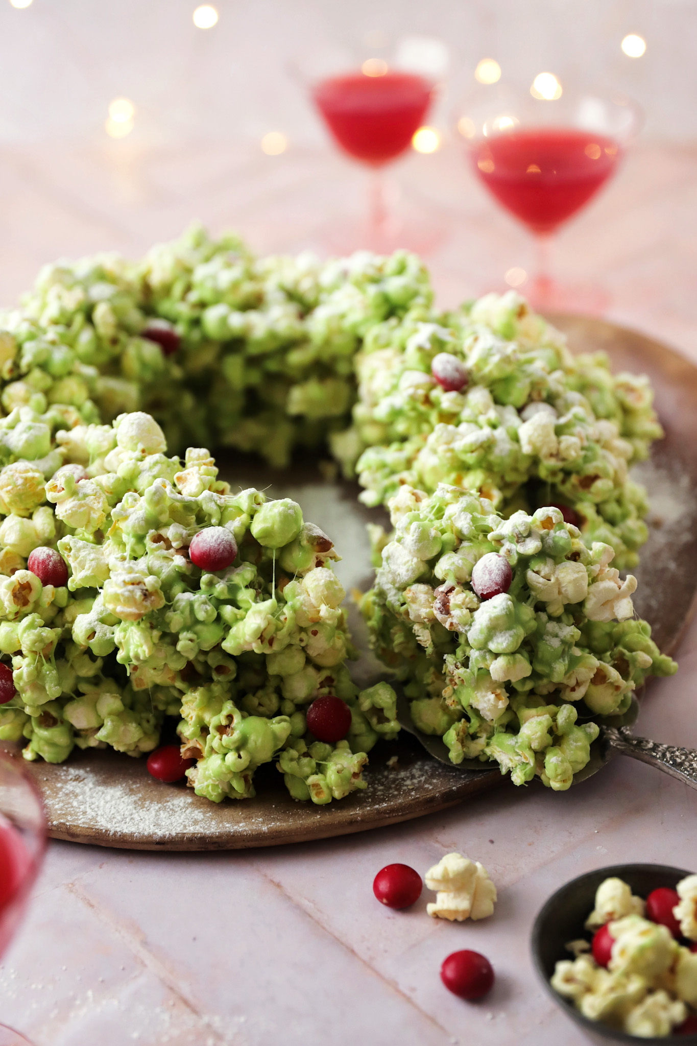 Holiday Popcorn Wreath - Kayla's Kitch and Fix